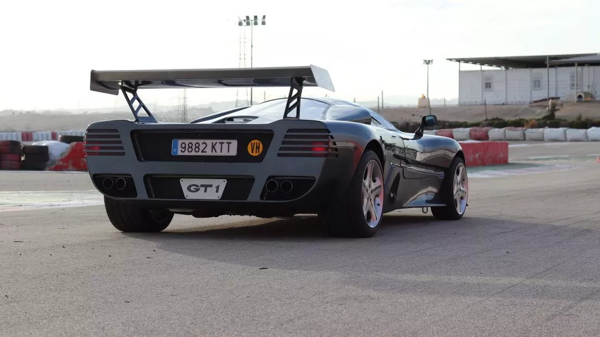 Sbarro GT1: l'omaggio alla vittoria Mercedes a Le Mans nel 1999 - Autoblog