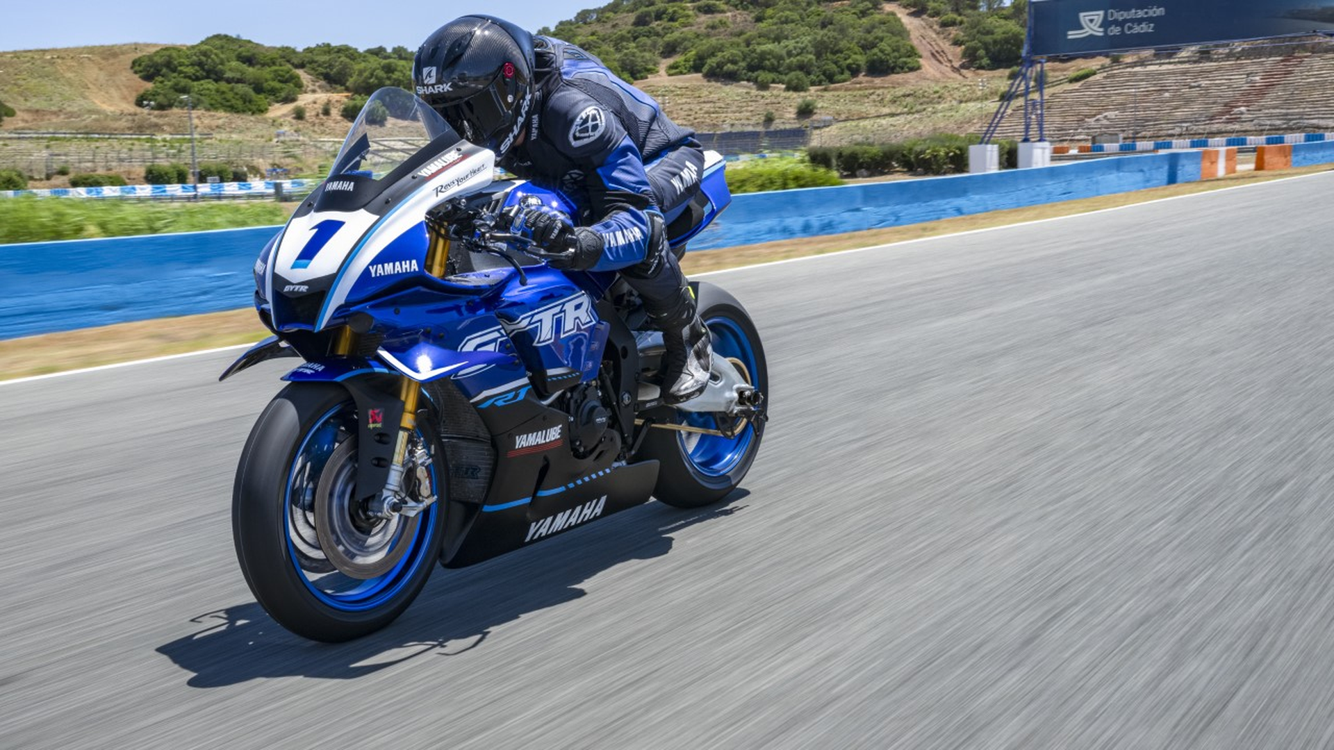 Yamaha R1 RACE 2025: prestazioni di pista all'avanguardia - Motoblog