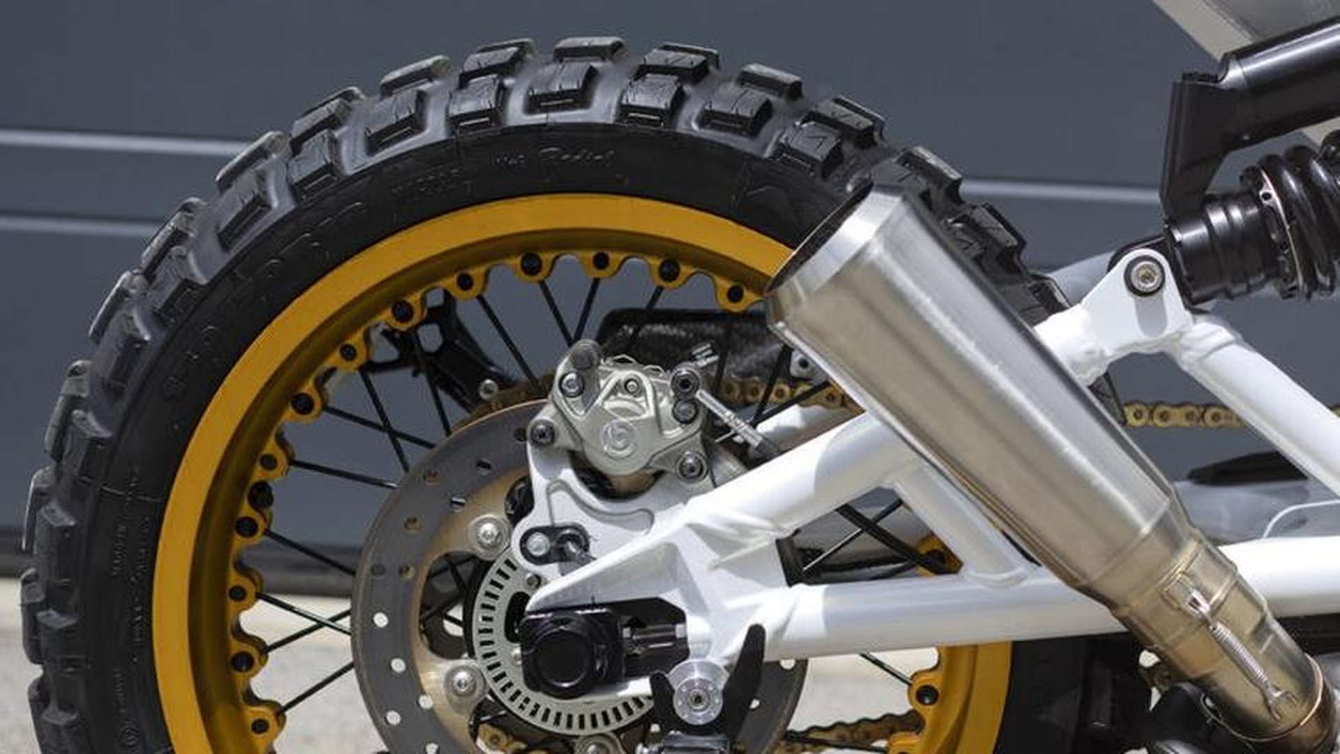 Indian FTR 1200 S: ecco la one-off di ARCTOS e Fuhrer Moto [FOTO]