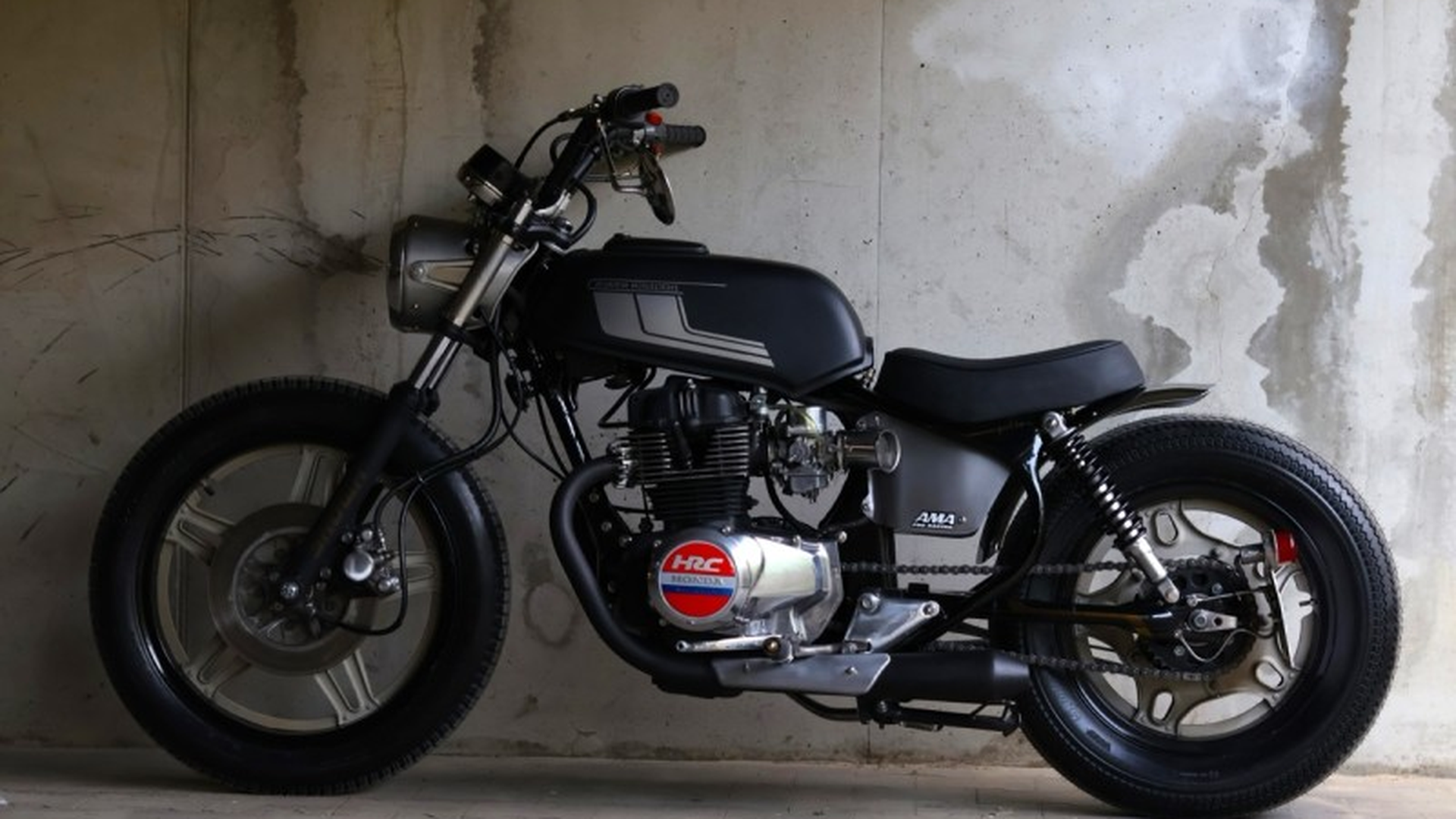 Honda CM400 Bobber: la trasformazione di JasinTom Motorcycles