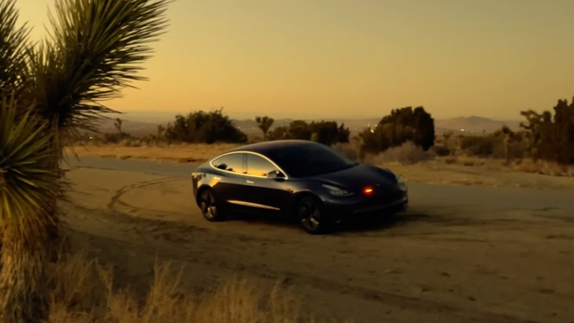 Una Tesla Model 3 diventa Kitt di Supercar