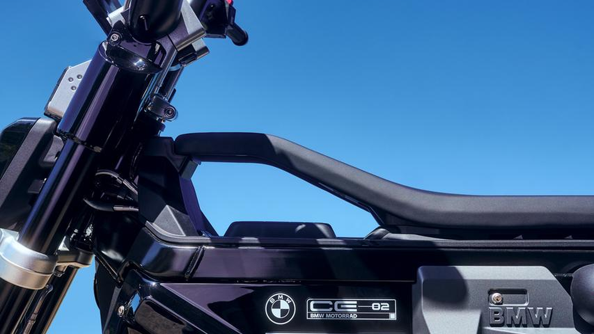 BMW CE 02: debutta il nuovo veicolo elettrico pensato per i centri ...