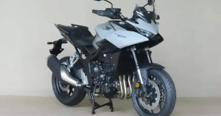 Honda CB1000GT 2025: nuova sport-touring da 150 cavalli