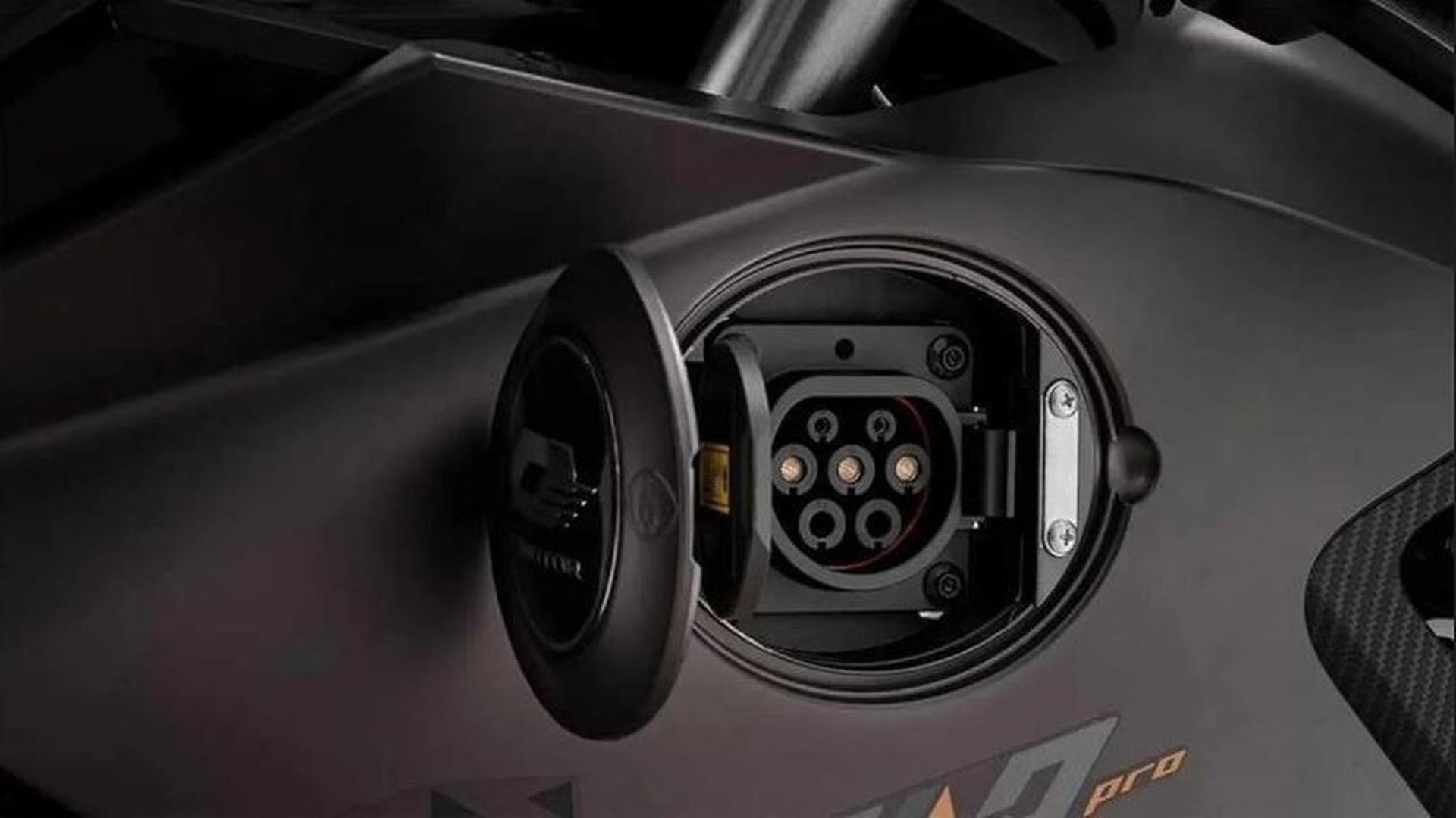 QJ OAO Pro: debutta la nuova moto elettrica con autonomia di 170 km ...