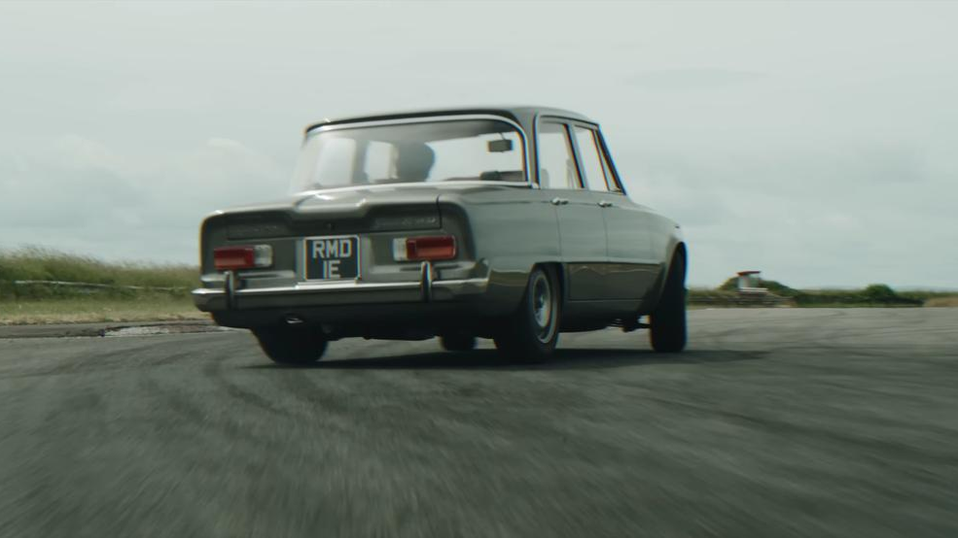 Alfaholics Giulia Super R 270: un nuovo restomod da 243 CV dedicato al ...