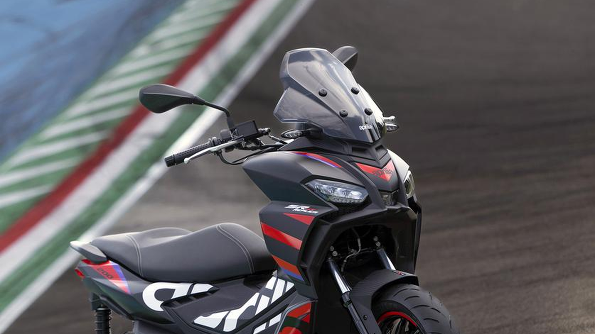 Aprilia SR GT Replica: debutta il nuovo scooter urban adventure [FOTO ...