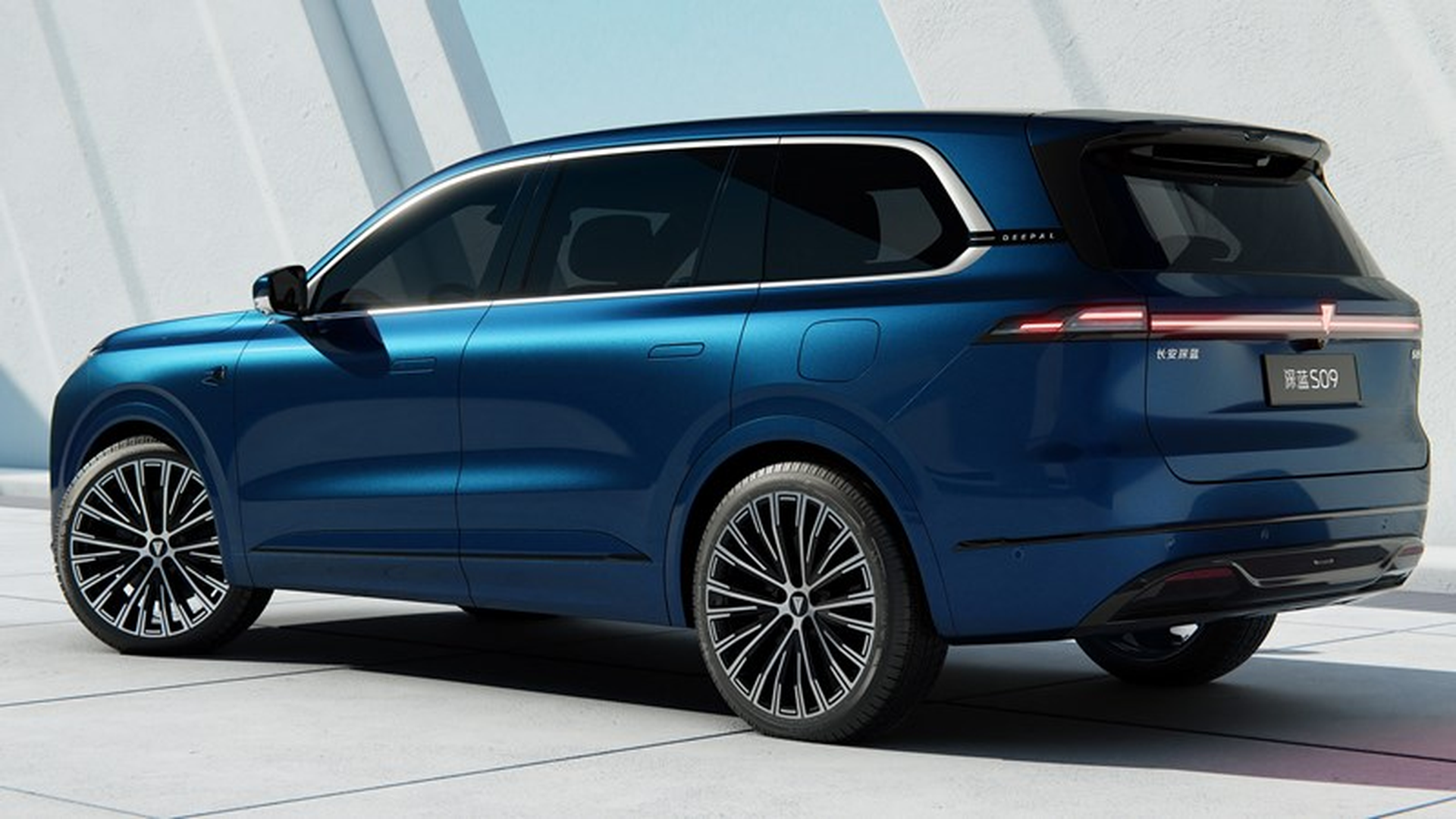 Deepal S9: alla scoperta del SUV premium elettrificato di Changan- Autoblog