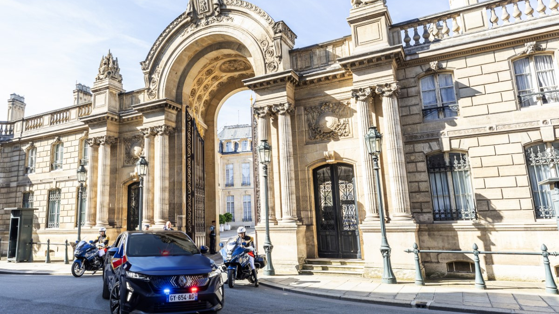 Renault Rafale: è l'auto della Presidenza della Repubblica Francese ...