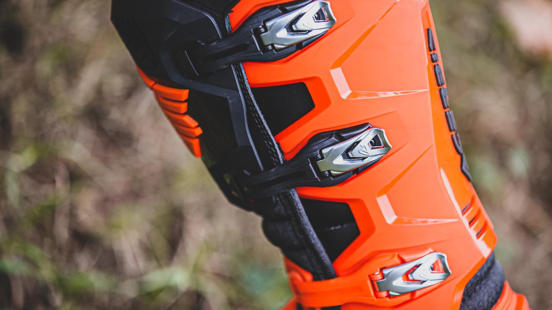 Acerbis Whoops Boots: debutta il nuovo stivale per motocross ed enduro ...
