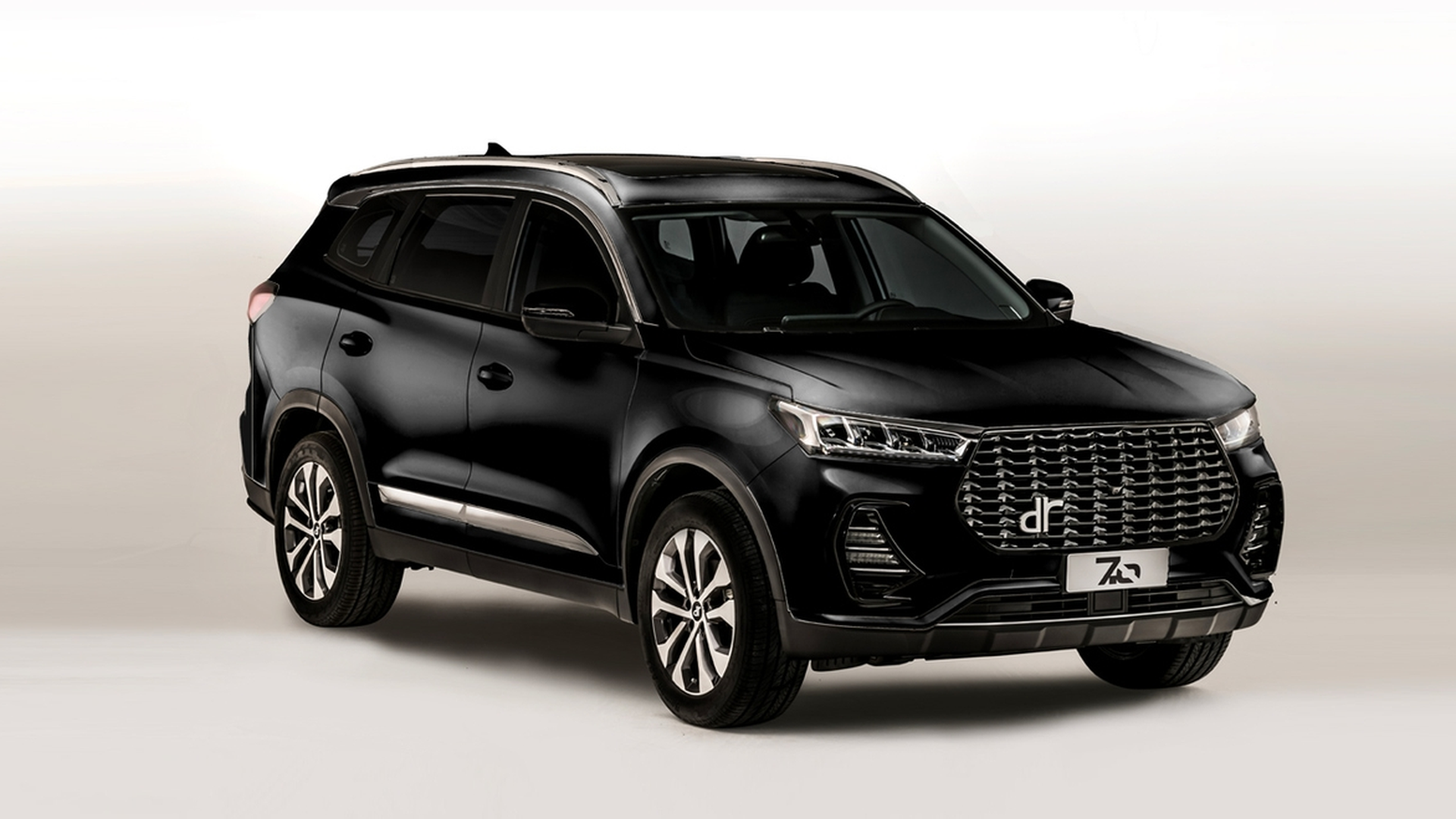 DR 7.0 Turbo: debutta in Italia il nuovo SUV a sette posti [FOTO ...
