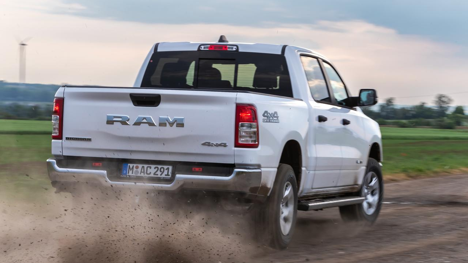 Ram 1500: debutta in Europa il nuovo motore Pentastar V6 eTorque da 3.6 ...