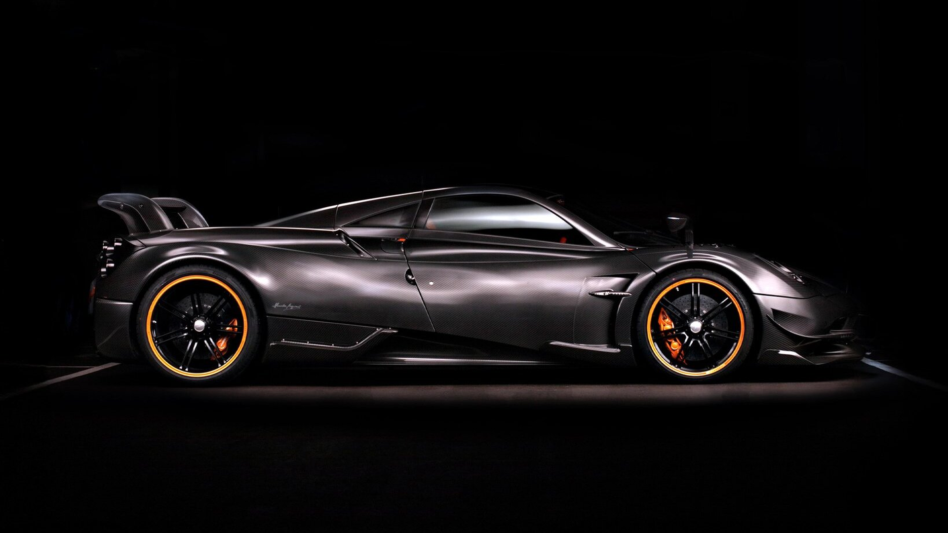 Rara Pagani Huayra BC Coupé "Pacchetto Tempesta" all'asta a Dubai ...