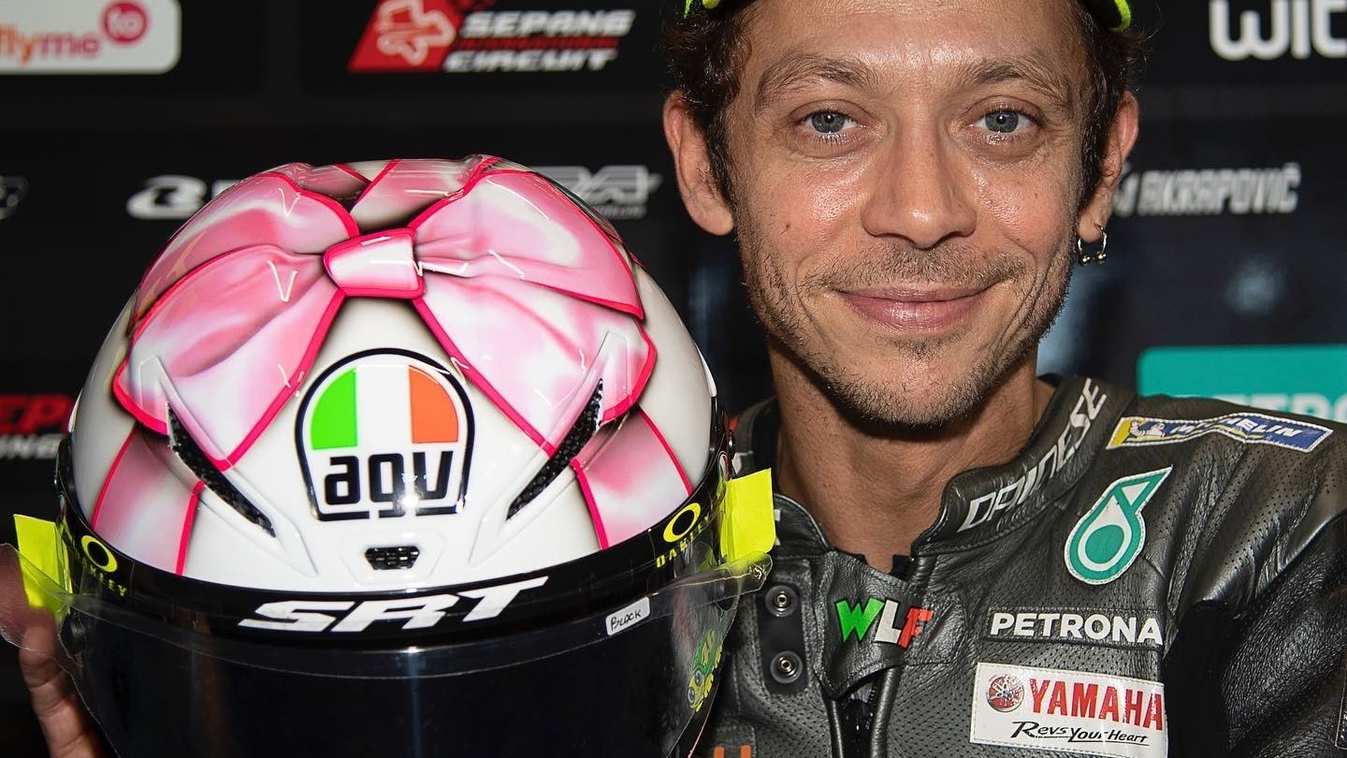 Valentino Rossi: il casco celebrativo di Misano è una dedica alla figlia - Motoblog