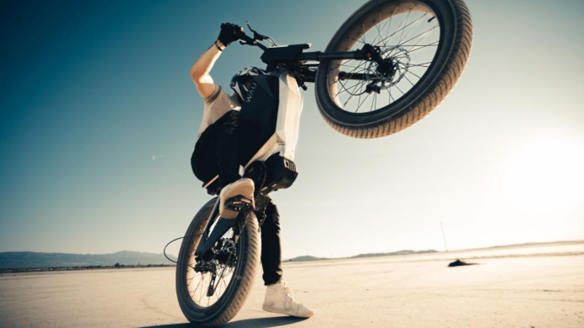 WAU Cyber: ecco la nuova e-bike futuristica ispirata al mondo cyberpunk ...