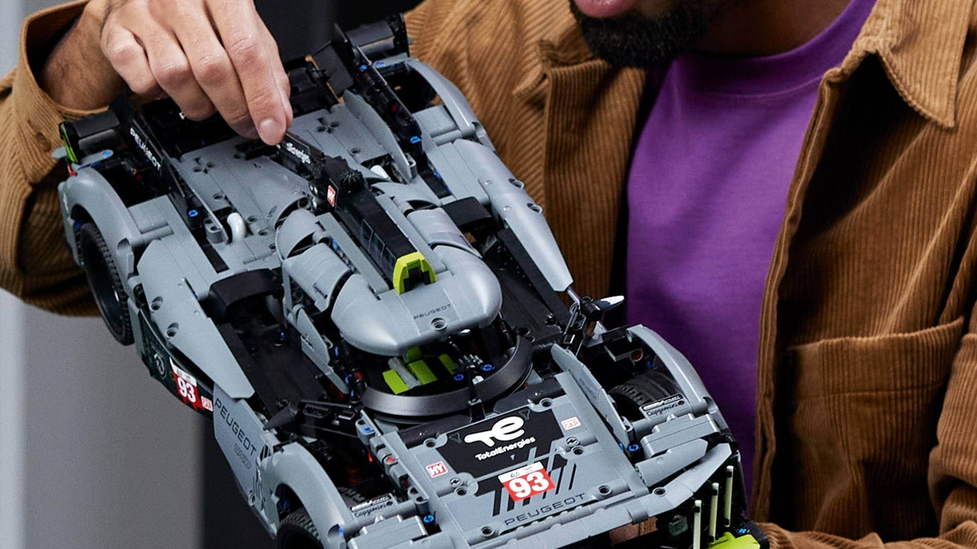 Peugeot 9X8: svelata la versione LEGO Technic da 1775 pezzi [FOTO]