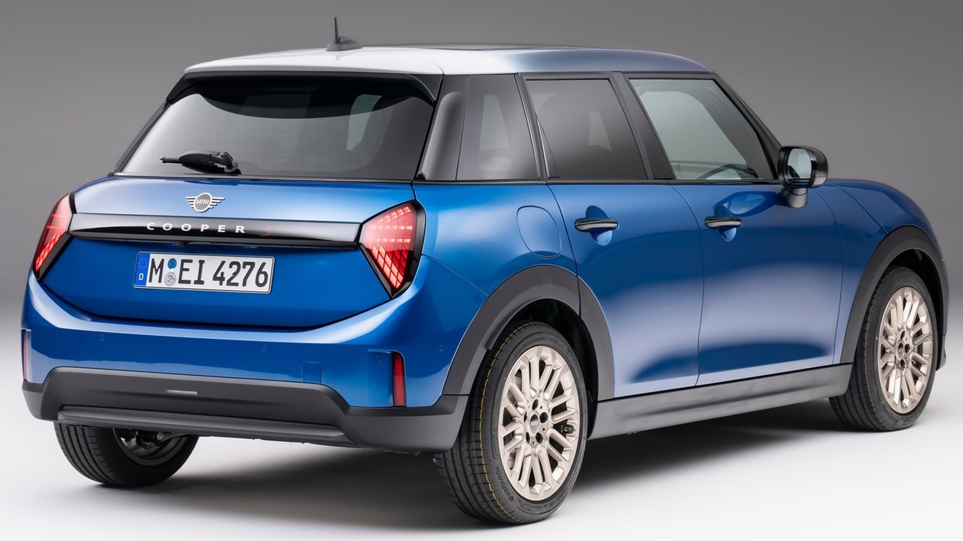 Mini Cooper 5 porte: evoluzione e design con più spazio - Autoblog