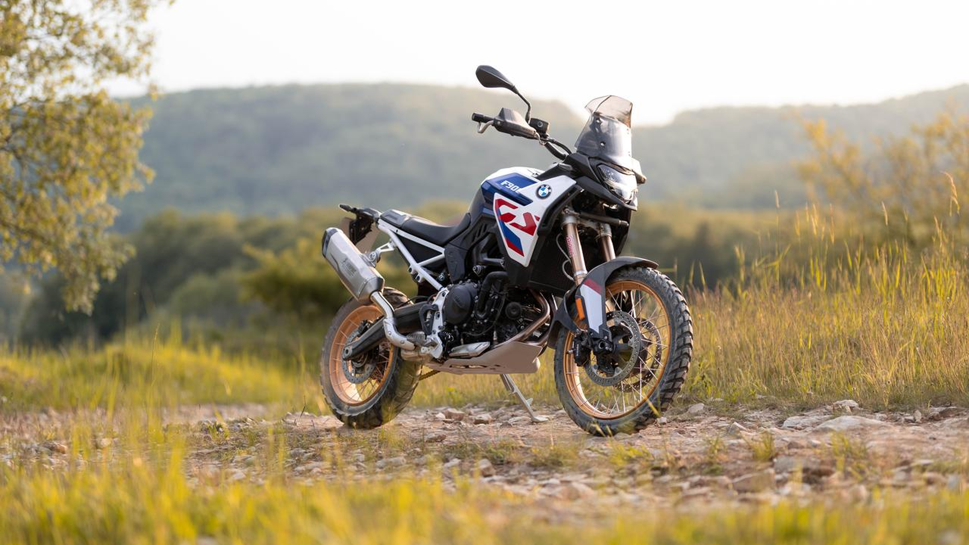BMW F 900 GS, F 900 GS Adventure ed F 800 GS: debuttano le nuove versioni delle enduro - Motoblog